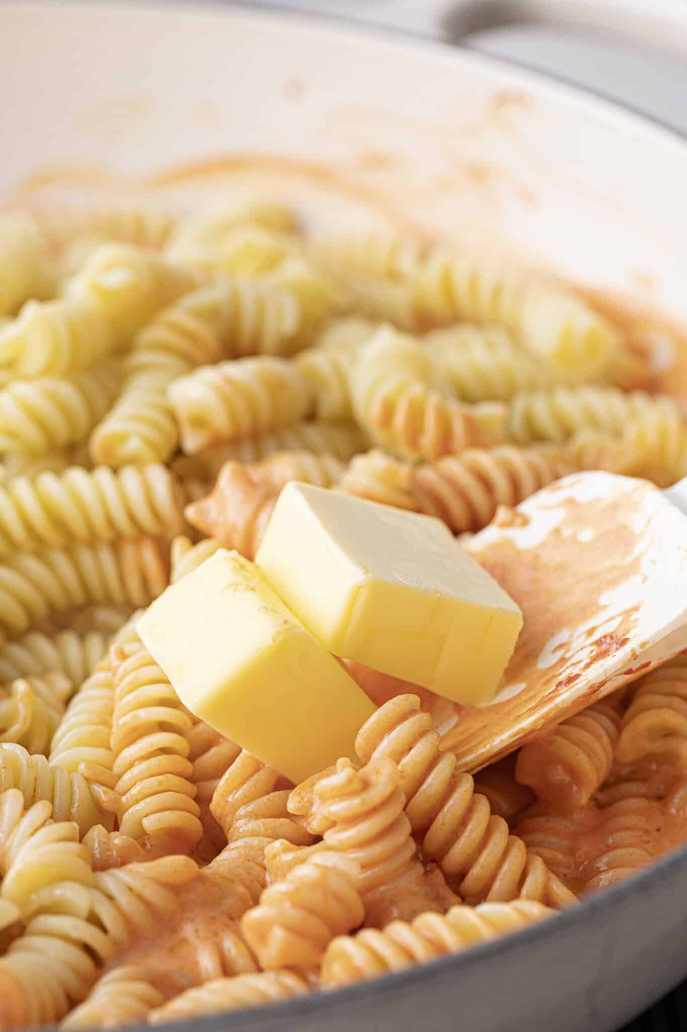 Easy Fusilli alla Vodka (Pasta with Sauce Recipe) - Seasoned and Salted