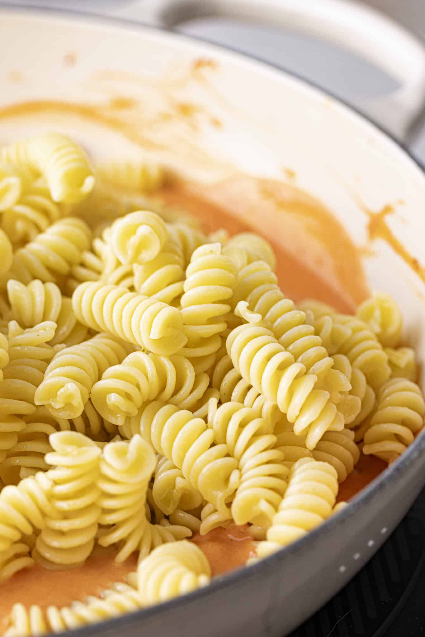 Easy Fusilli alla Vodka (Pasta with Sauce Recipe) - Seasoned and Salted