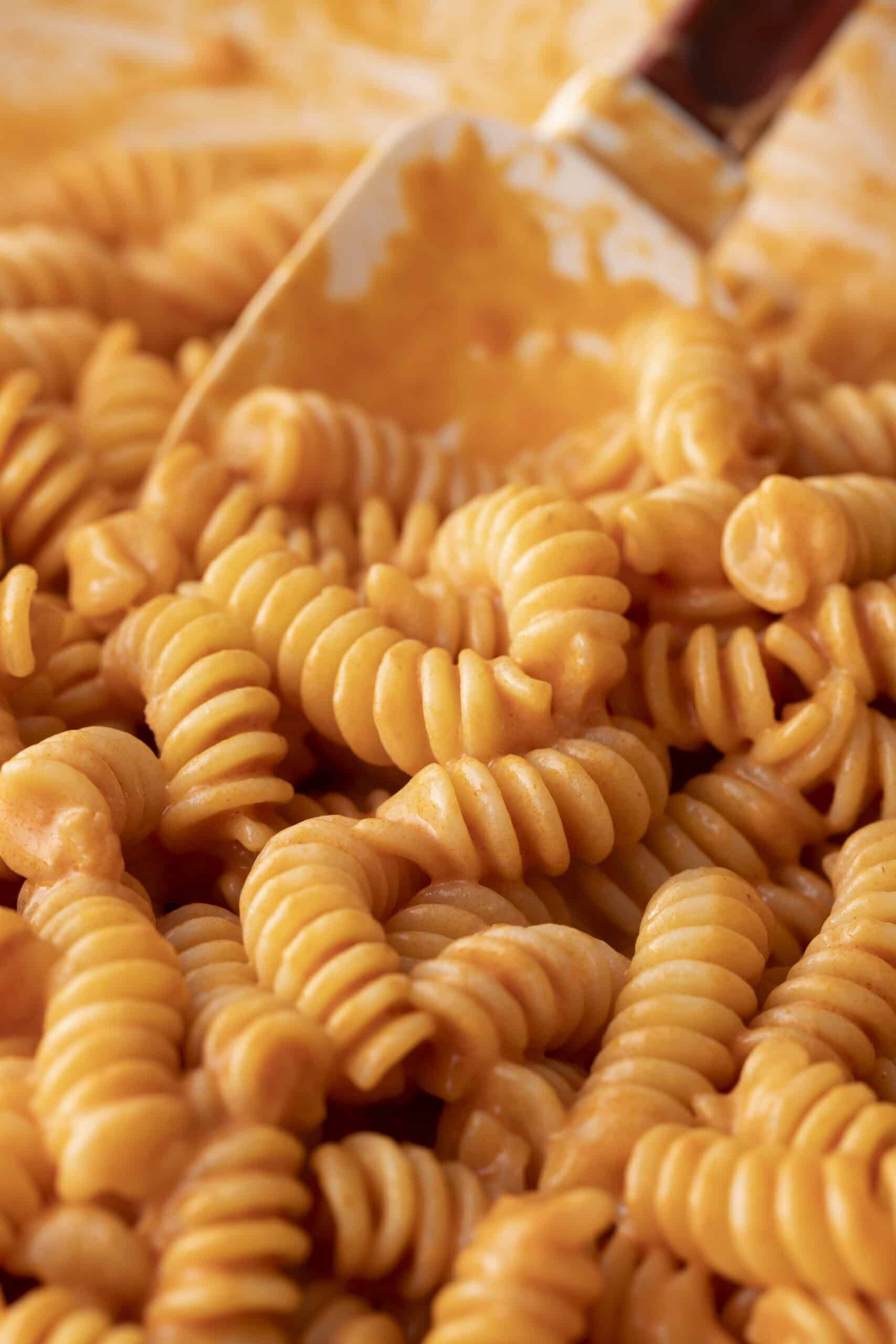 Easy Fusilli alla Vodka (Pasta with Sauce Recipe) - Seasoned and Salted