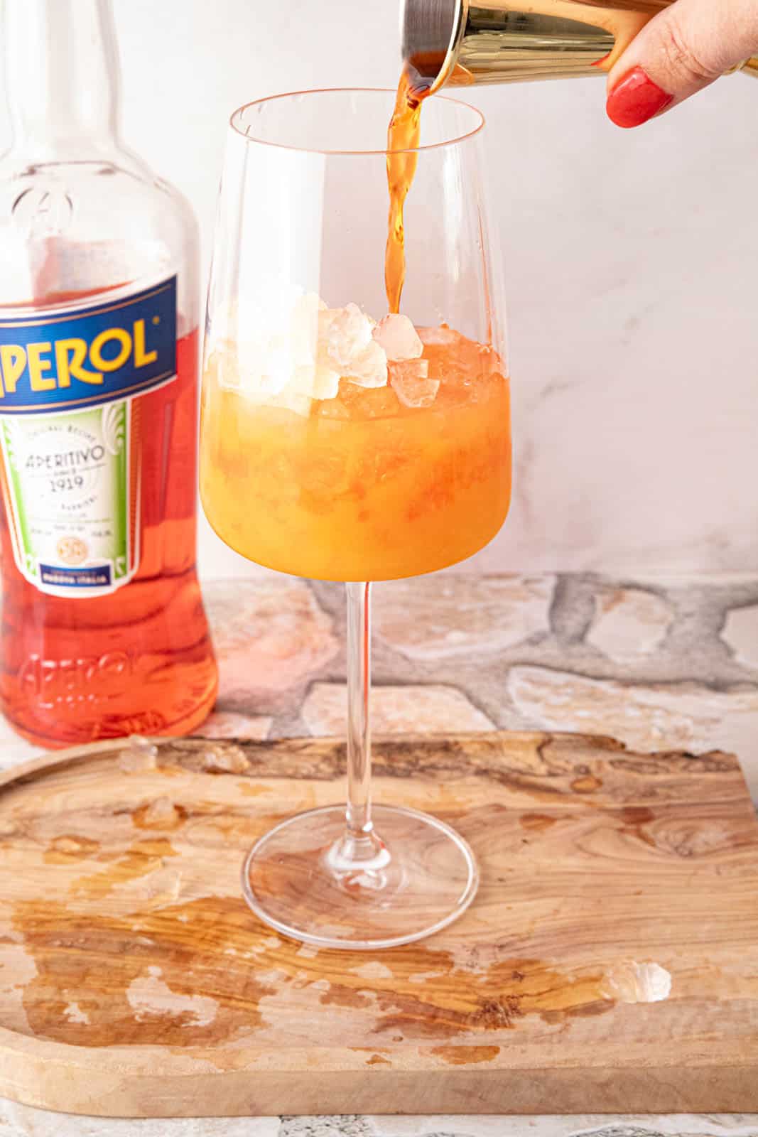 Summer Peach Aperol Spritz Recipe (Easy Peach-Aperol Drink) - Seasoned and Salted