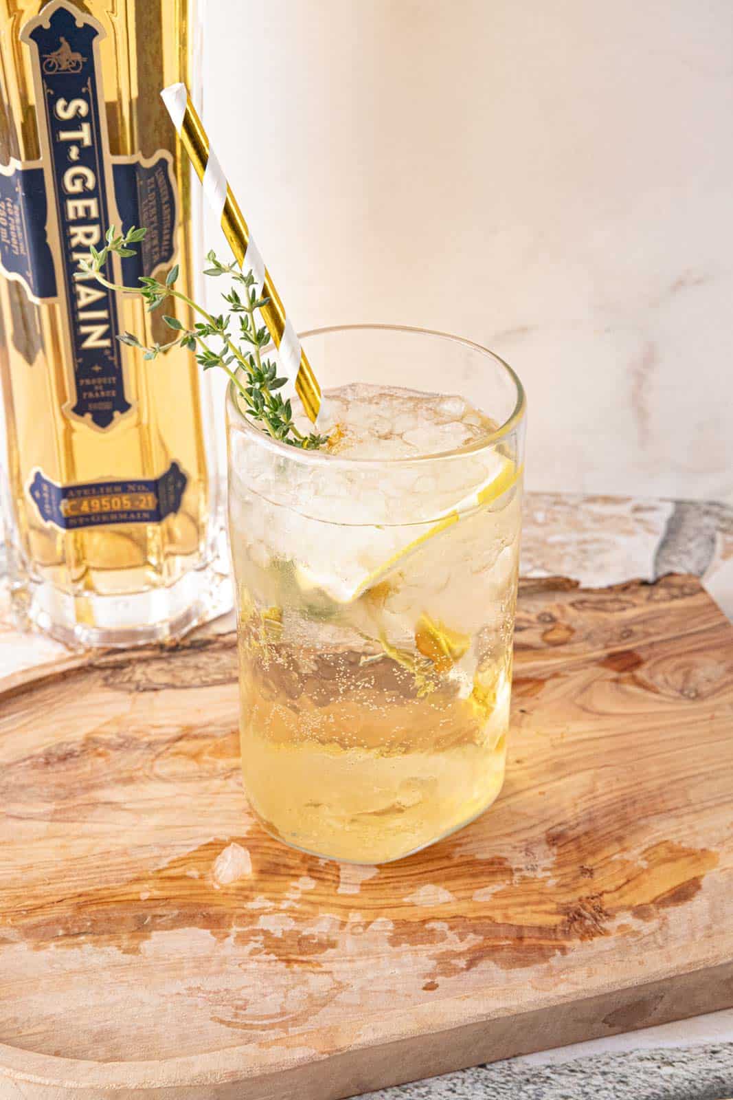 St-Germain Spritz Recipe (Summer Elderflower Cocktail) - Seasoned and ...