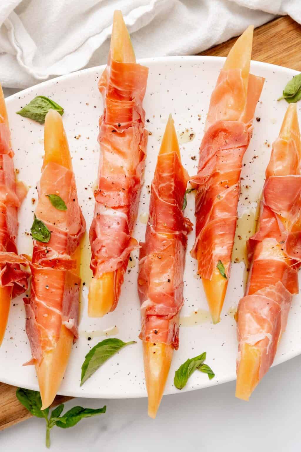 Prosciutto e Melone Recipe (5-Minute Italian Appetizer) - Seasoned and ...